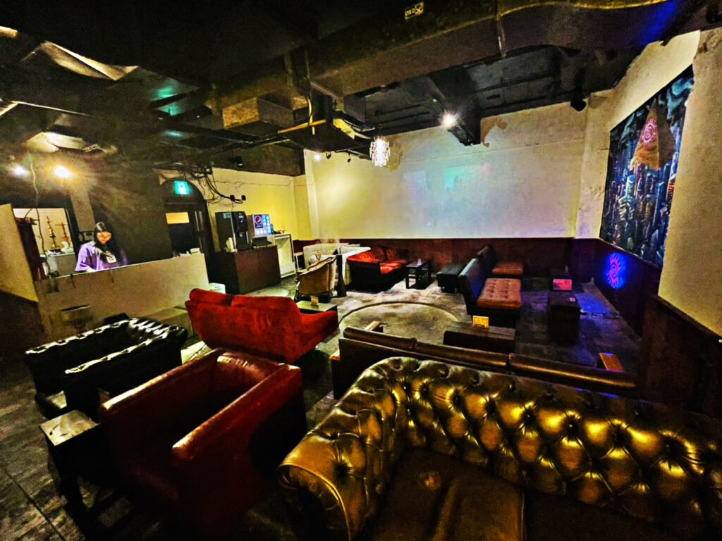 SHISHA CAFE RAS アメ村店 - シーシャ専門サイトSuKu